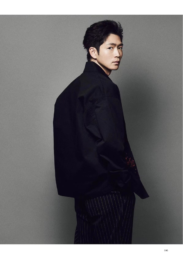 松下洸平登《B-PASS》杂志 质感穿搭尽显男性魅力_新浪图片