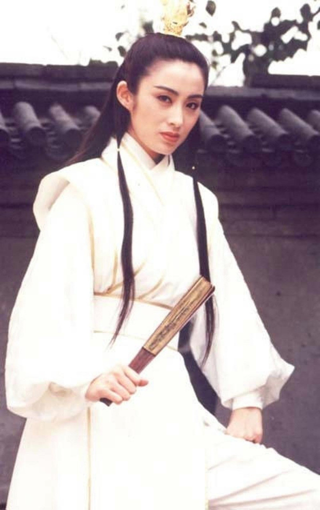 王晶两版《倚天屠龙记》阵容对比 张敏黎姿邱淑贞难超越_新浪图片