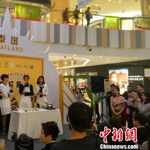 泰国当红明星Pchy现身广州推介泰国美食(图)_手机新浪网