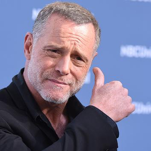 《芝加哥警署》男星因情绪管理问题遭NBC调查_手机新浪网