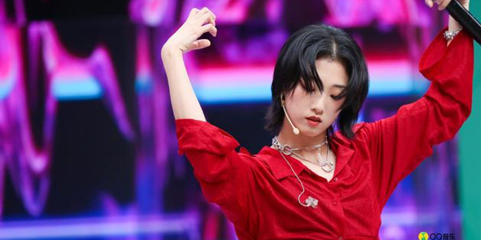 Yamy现身《见面吧!电台》唱solo单曲现场落泪_手机新浪网