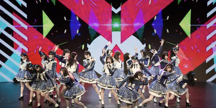 AKB48中国姐妹团正式出道 新曲《Love Trip》亮相_手机新浪网