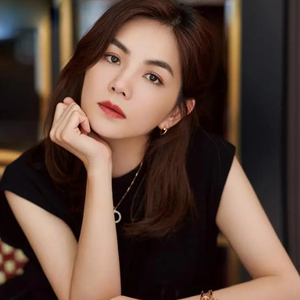 Ella结婚11年曝已分房睡 意外泄Selina男友秘密_手机新浪网