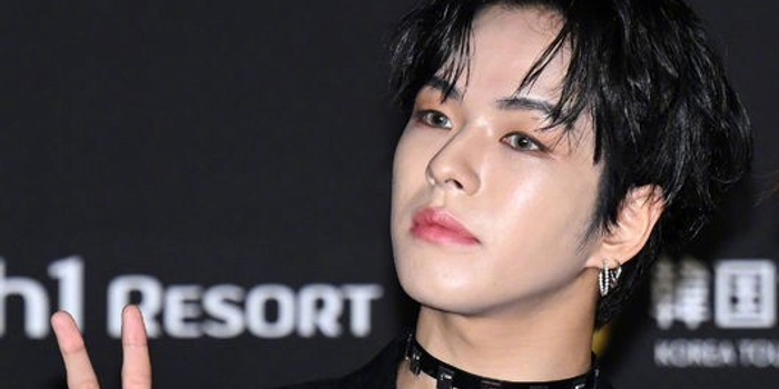 TREASURE尹材赫回应演唱会被火烧 称伤势并不严重_手机新浪网