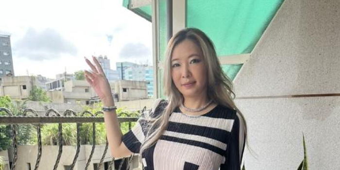 Makiyo怀孕8月和老公路边抽烟 自曝烟瘾太重_手机新浪网