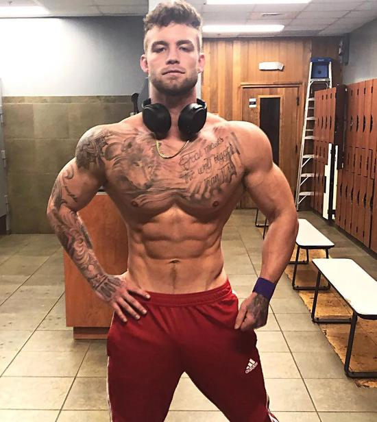 五年间 这个曾经的小天使超模改变了太多_手机新浪网