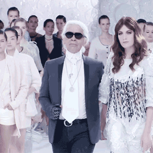 他是时尚大帝老佛爷 与YSL争风吃醋一辈子_手机新浪网