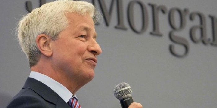摩根大通CEO预计：美国6-9个月内陷入衰退，标普500轻松再跌20%_手机新浪网