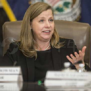 美联储理事鲍曼重申立场：降息为时尚早_手机新浪网