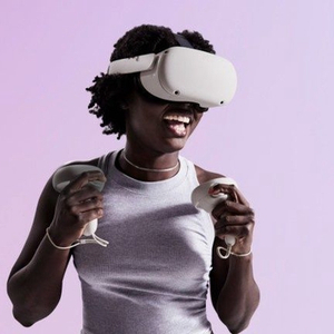 消息称 Meta Quest 3 VR 头显比上代“更轻薄”，搭载彩色视频透视摄像头_手机新浪网