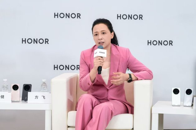 荣耀Magic8系列发布 CEO李健：AI自进化开启手机新纪元|荣耀|Magic8|李健|华为荣耀|AI_手机新浪网