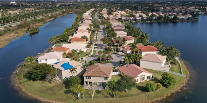 美国7月房价近三年来首次下跌，创2011年以来最大跌幅_手机新浪网