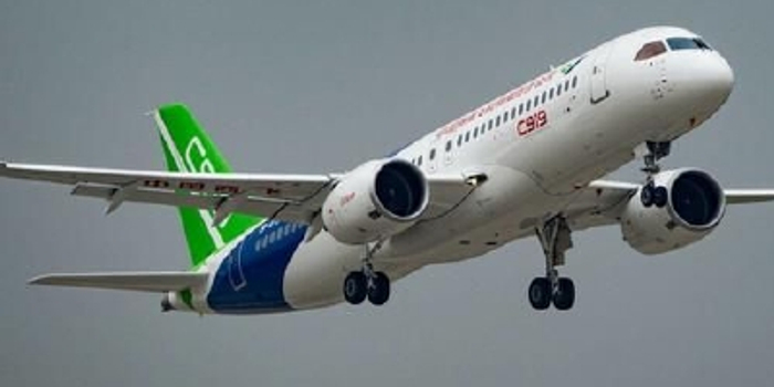 中国东航：计划于12月9日接收全球交付的首架C919飞机_手机新浪网