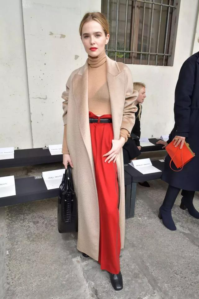 这个秋冬的优雅，让Flat White色系来拯救了~