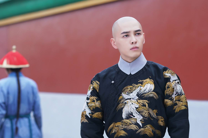 网曝吴谨言与洪尧恋爱，两人国外旅游并且私密互关