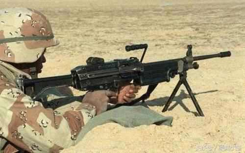 M249是什么？唯一一款拥有三种供弹方式的轻机枪|轻机枪|弹匣|步兵