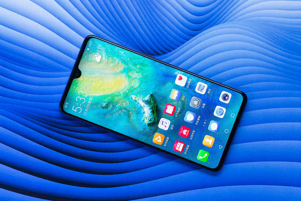 荣耀V20标配麒麟980三摄屏内指纹识别，售价感人对标华为Nova4__财经头条