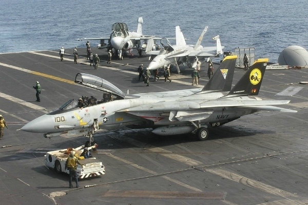 F14战斗机性能优异，美国为何却逐渐放弃，全是对手惹的“祸”