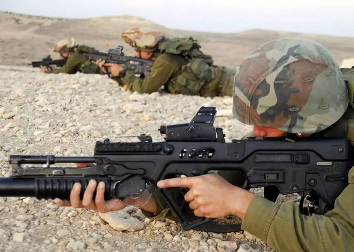 单兵武器，QTS-11战略步枪拥有几乎完美的设计