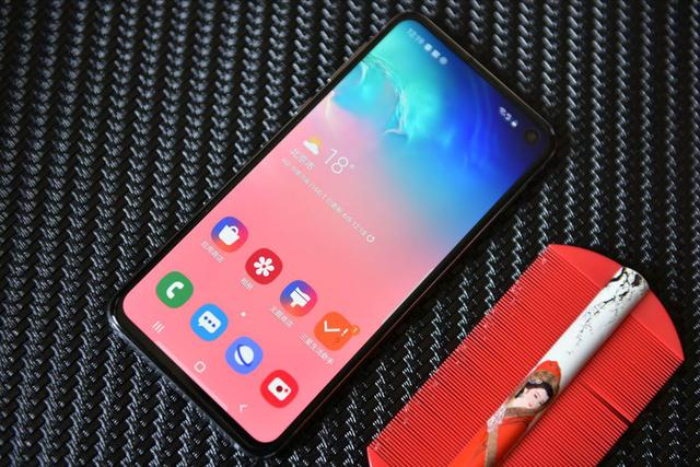 低调奢华美！三星S10e实力爆发，小宇宙也有核能量！__财经头条