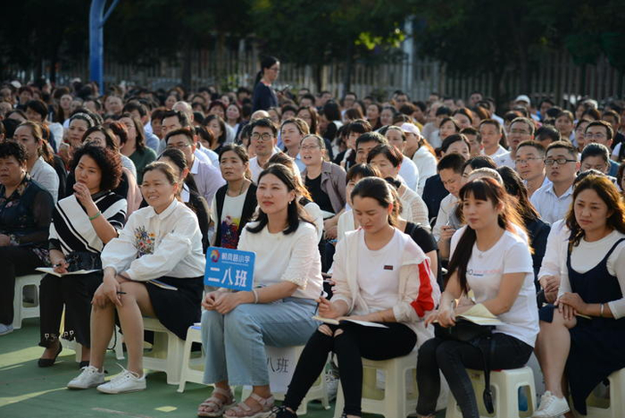 通情达理 向善向美 ——郑州一小学践行苏霍姆林斯基教育思想