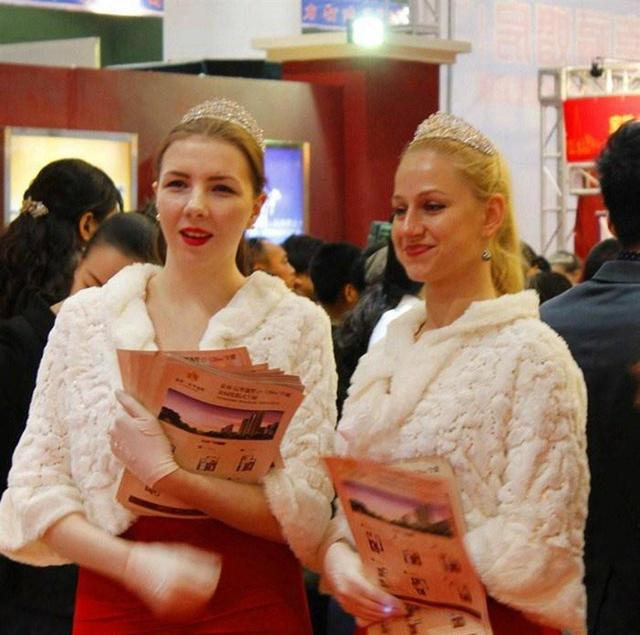 中国也有白色美女，带领大家走进中国的“俄罗斯族”