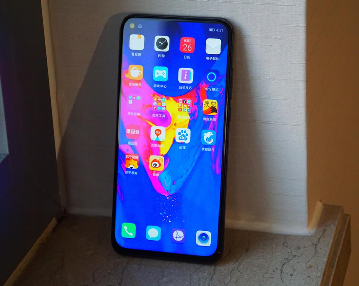 价格相差一千元，荣耀V20与华为Mate20，谁更值得入手？__财经头条