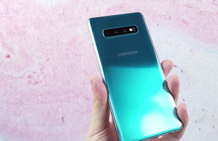 华为P30pro对比三星s10，50倍变焦瞬间秒默全__财经头条