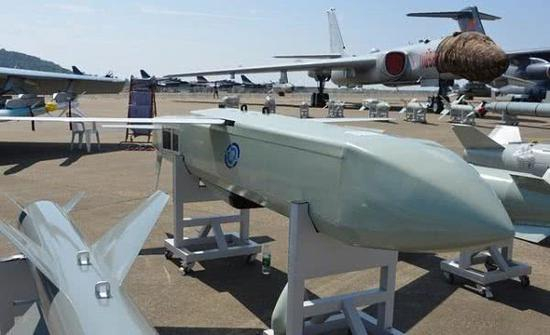 我歼16首曝挂载KD88导弹 可在200公里外对敌精确打击|歼16|导弹|攻击导弹_新浪新闻