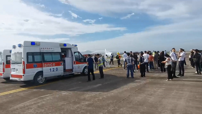 民航局通报TV9833航班偏出跑道起火