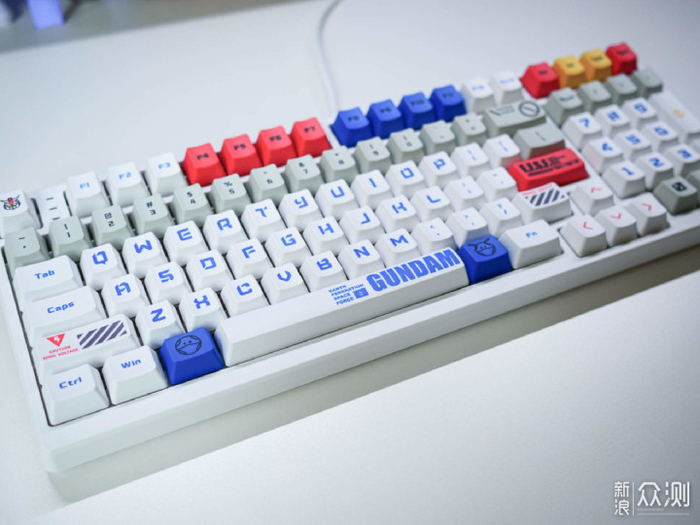 It's GUNDAM！ikbc Z98 高达1.0键盘体验|设计|ikbc_新浪新闻