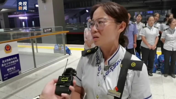 K396女乘务员口述四天三夜经历：乘务组最后离开落坡岭