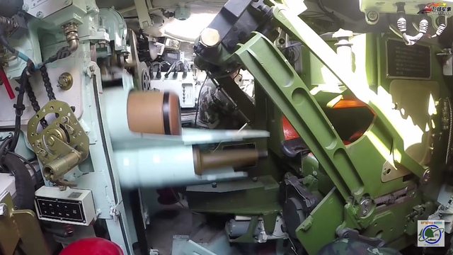 泰国将增购第三批中国VT4坦克 单价高达3500万元_手机新浪网