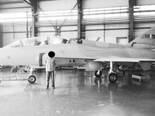 LCA快来追赶！巴铁组装JF17B枭龙双座战斗机首飞_新浪图片