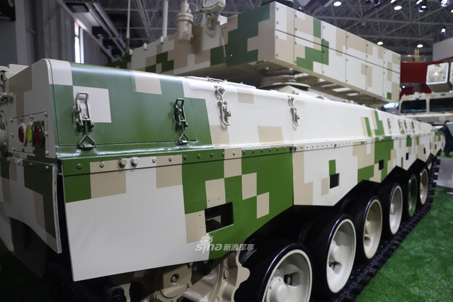 96B前景光明！我VT2B主战坦克参展有望斩获大单_新浪图片