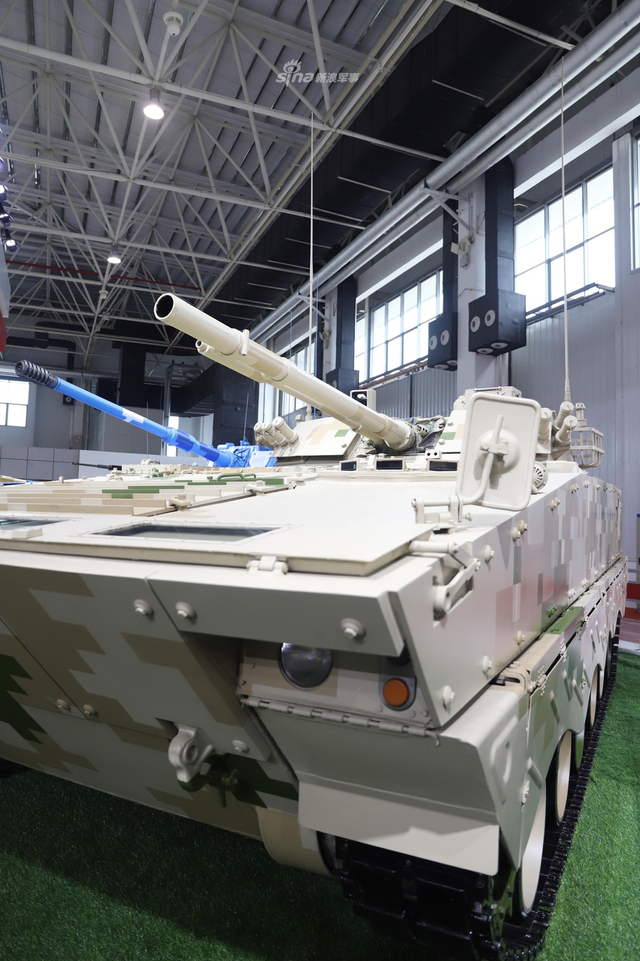 外贸版04A！中国VN11履带式步战车参展外形霸气_新浪图片