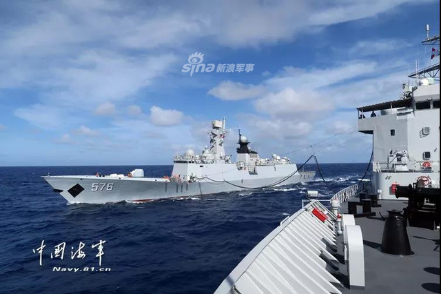 中国又一艘5万吨级巨舰服役 能否变身快速战斗支援舰_手机新浪网