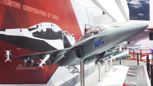 中国最优秀的教练机？L15B战机超清细节美如画_新浪图片