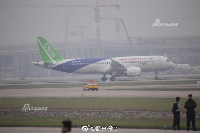 中国C919客机首飞成功！驾驶室装有运20同款HUD_新浪图片