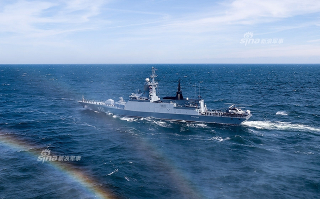 俄军举行海上阅兵！052D和054舰参加秀中国实力_新浪图片