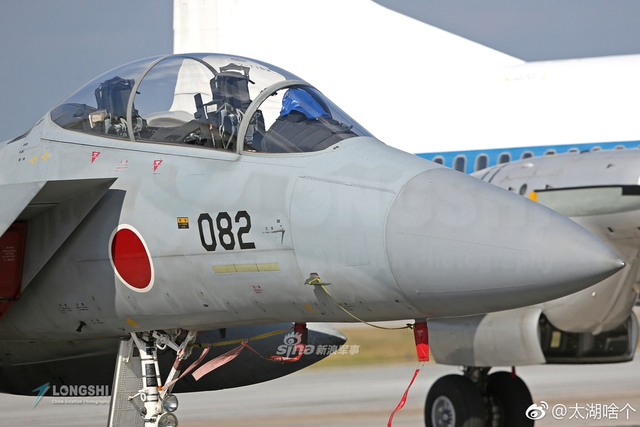 浓浓七十年代风！日本F15J战机布满铆钉已略显老态_新浪图片