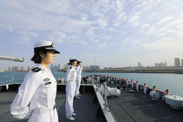 054AE护卫舰亮相阿布扎比 升级雷达搭配C-803导弹_手机新浪网