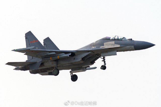 对地打击来一套！我歼16战机首次曝光挂载KD88照_新浪图片