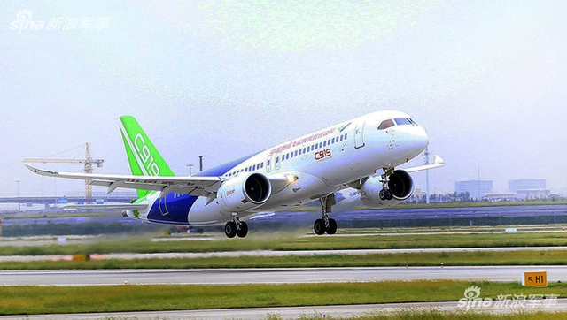 探秘C919大飞机“体能测试” 首飞练就“更强体格”_手机新浪网