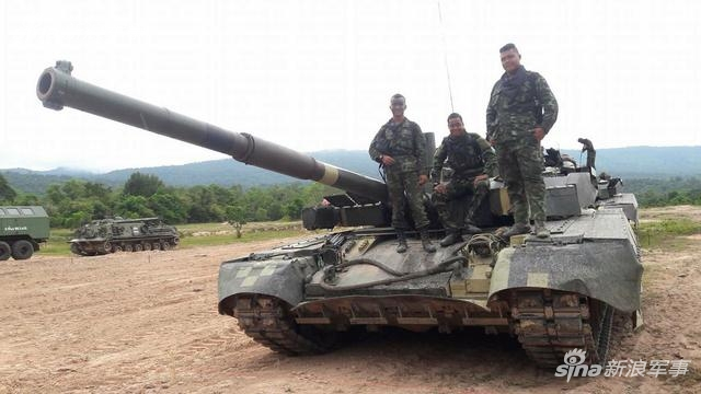 该国被T84坦克坑惨 最后宁愿多花百万美元求购中国货_手机新浪网