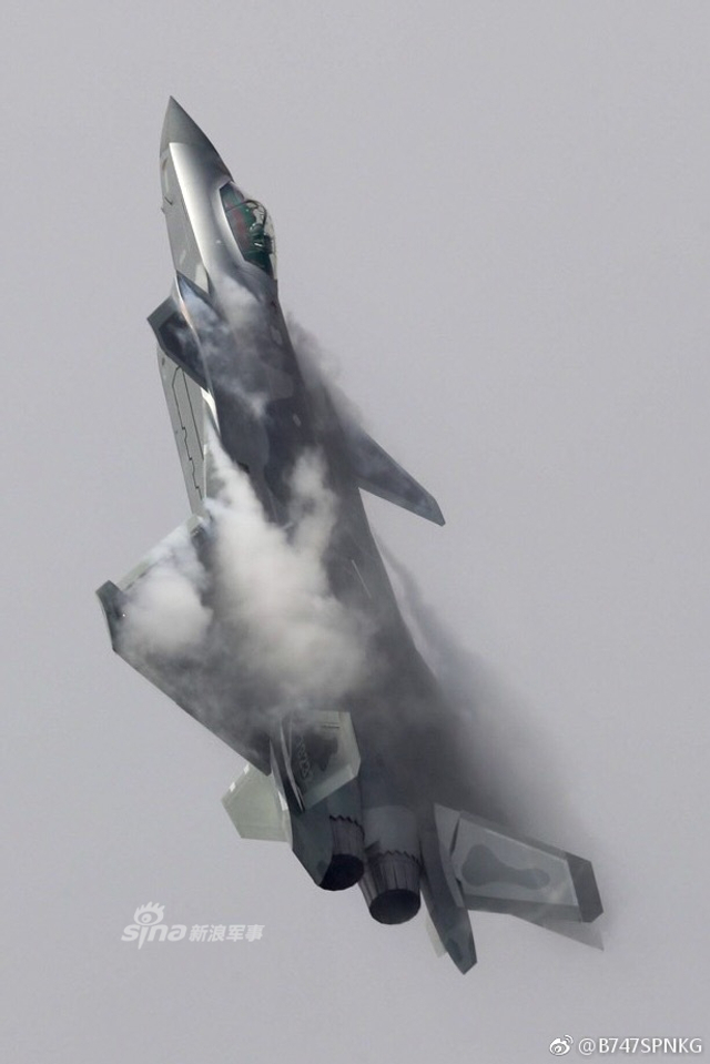 歼20所挂PL15导弹射程或超150公里 可在空中多次点火(含视频)_手机新浪网