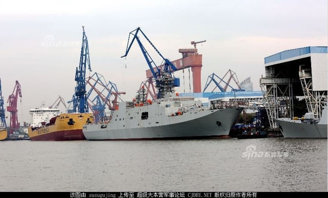 美媒：中国扩充两栖部队 071登陆舰已批量服役5艘_手机新浪网