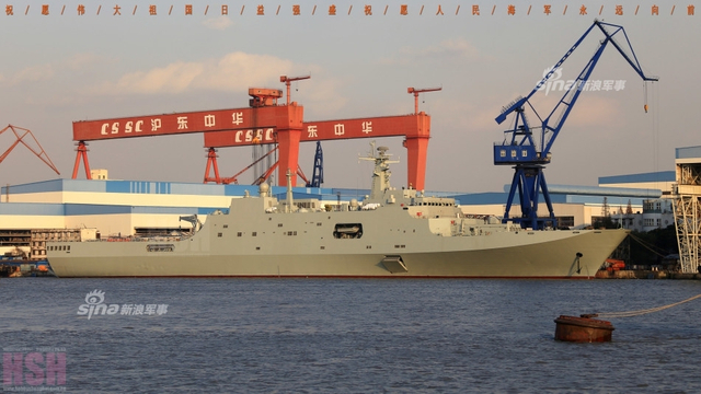 大山成饺子下！我军第6艘071登陆舰舾装照曝光_新浪图片