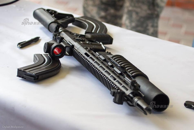 美陆战队换装M27步枪可配两脚架 威力堪比轻机枪_手机新浪网