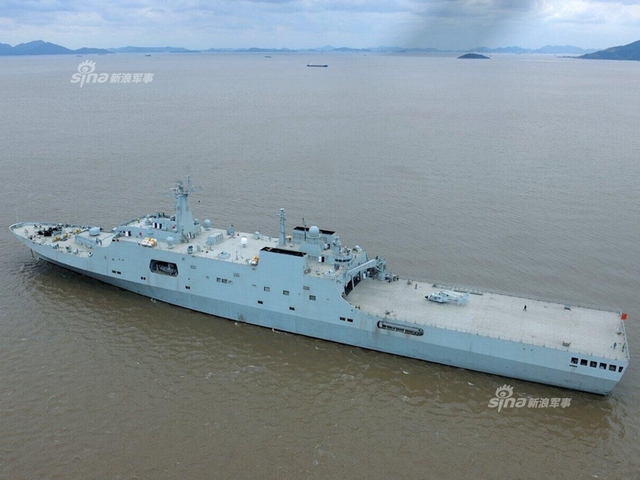 美媒：中国扩充两栖舰队 071型登陆舰批量服役|船坞登陆舰|中国|海军陆战队|气垫船|近防炮_手机新浪网
